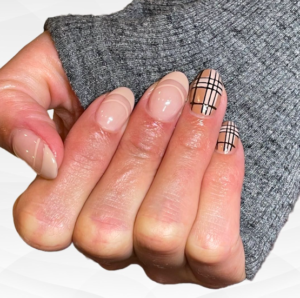 27+ Prettiest Plaid Nails to Try Now - ♡ July Blossom