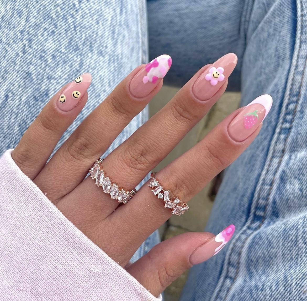46+ Super Sweet Smiley Face Nails for Positive Vibes - ♡ July Blossom