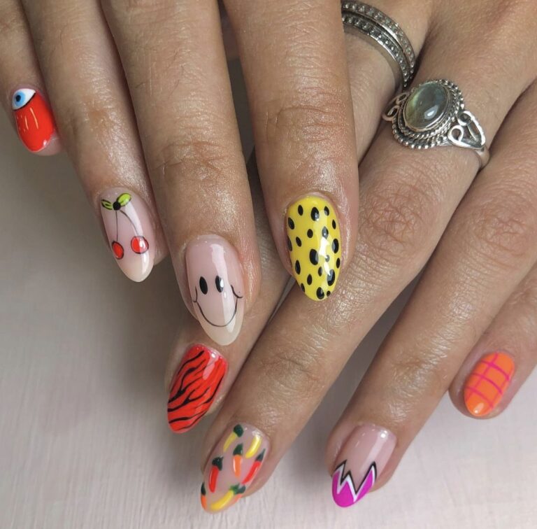 46+ Super Sweet Smiley Face Nails for Positive Vibes - ♡ July Blossom