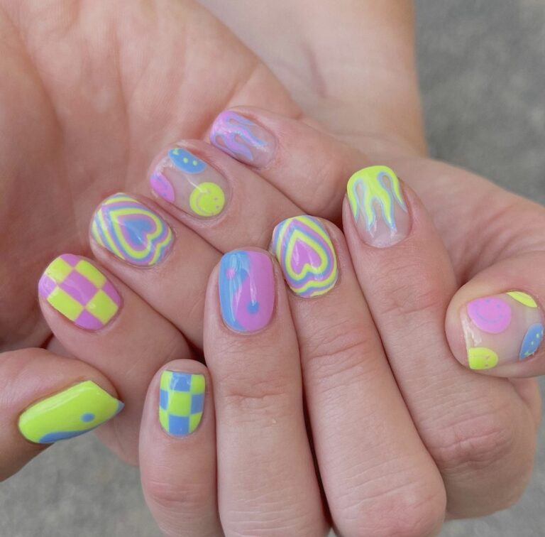46+ Super Sweet Smiley Face Nails for Positive Vibes - ♡ July Blossom