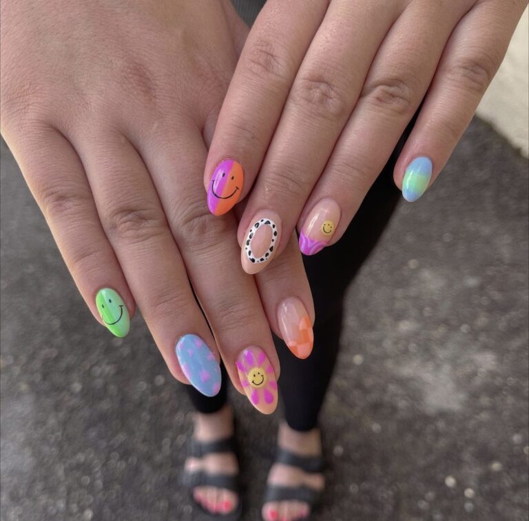 46+ Super Sweet Smiley Face Nails for Positive Vibes - ♡ July Blossom
