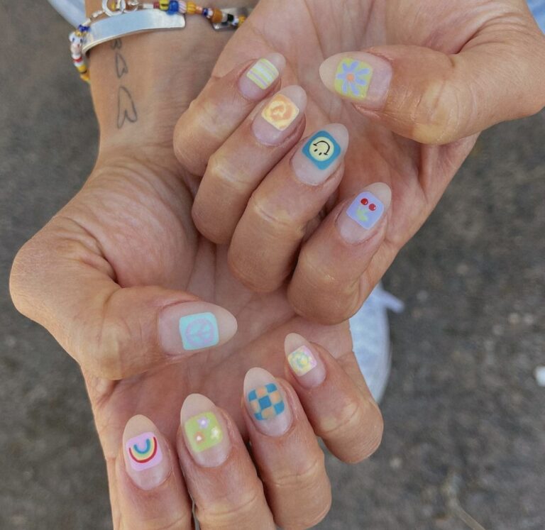 46+ Super Sweet Smiley Face Nails for Positive Vibes - ♡ July Blossom