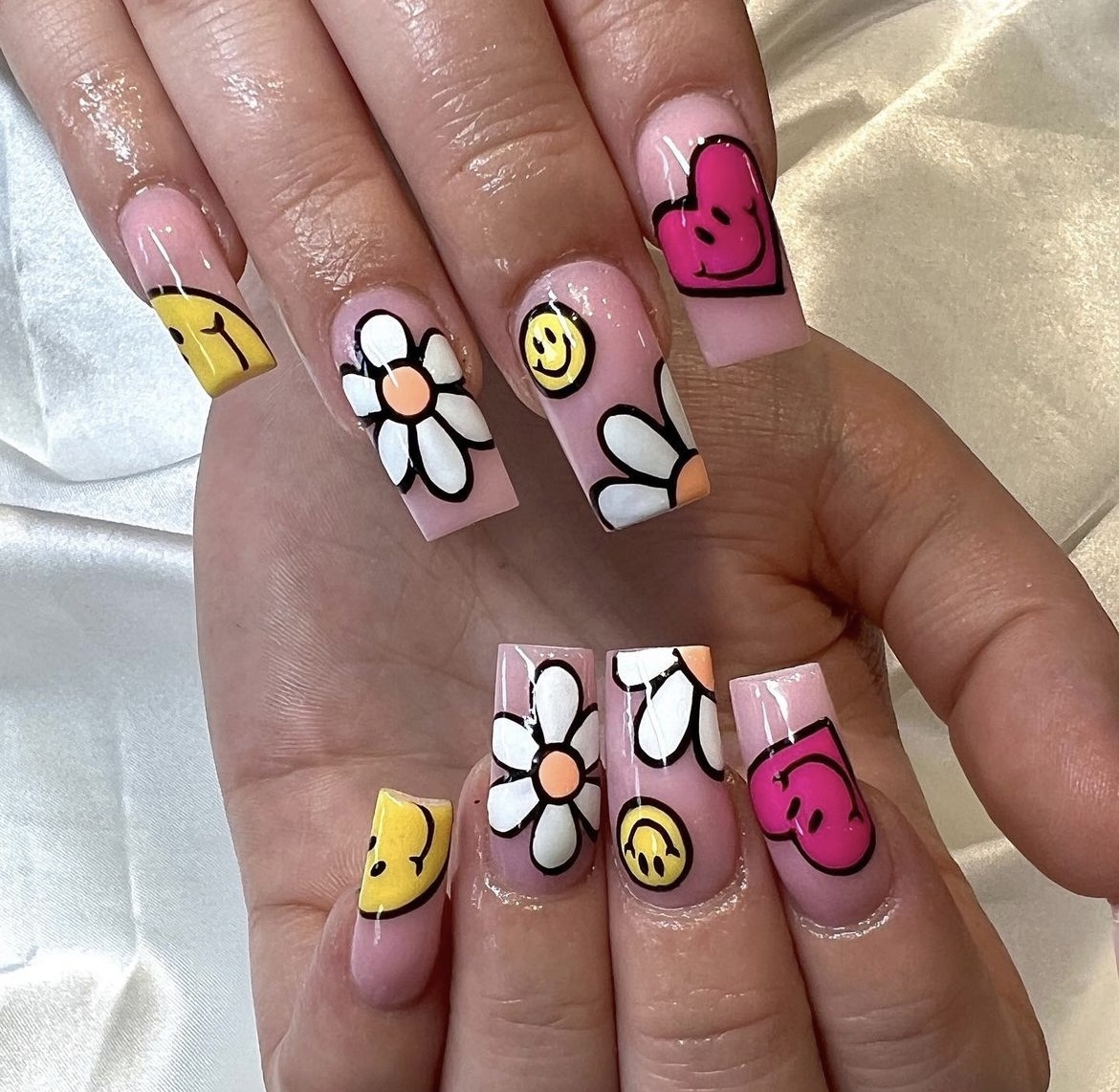 46+ Super Sweet Smiley Face Nails for Positive Vibes - ♡ July Blossom