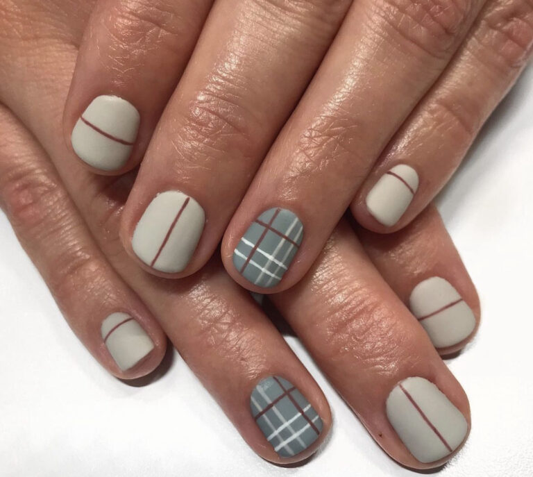 27+ Prettiest Plaid Nails to Try Now - ♡ July Blossom