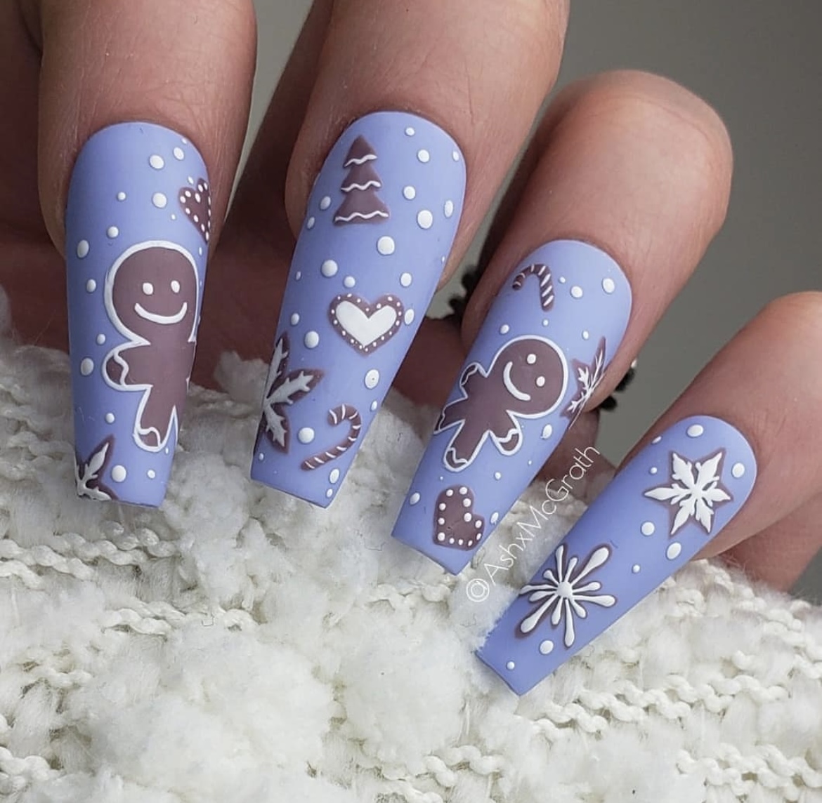 35+ Festive Christmas Nails to Choose from - ♡ July Blossom